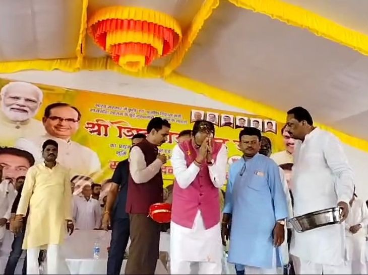 Union Minister Shivraj Singh Chauhan's public meeting at Begamganj bus ...