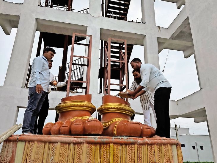 Shri Charan placed on the pedestal of the 81 feet tall Tirupati Balaji ...