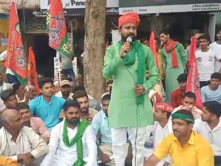 Sadar MLA staged a sit-in protest over power cuts | बिजली कटौती को लेकर ...