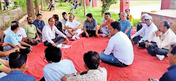 Celebrated the anniversary of Veer Bapuji Bavasi, performed Mahaarati ...