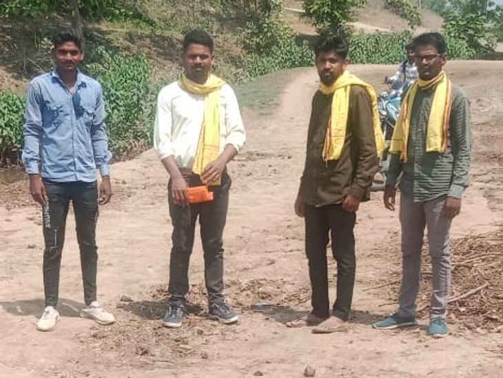 Work on Mandwa culvert started after agitation | आंदोलन के बाद शुरू हुआ ...