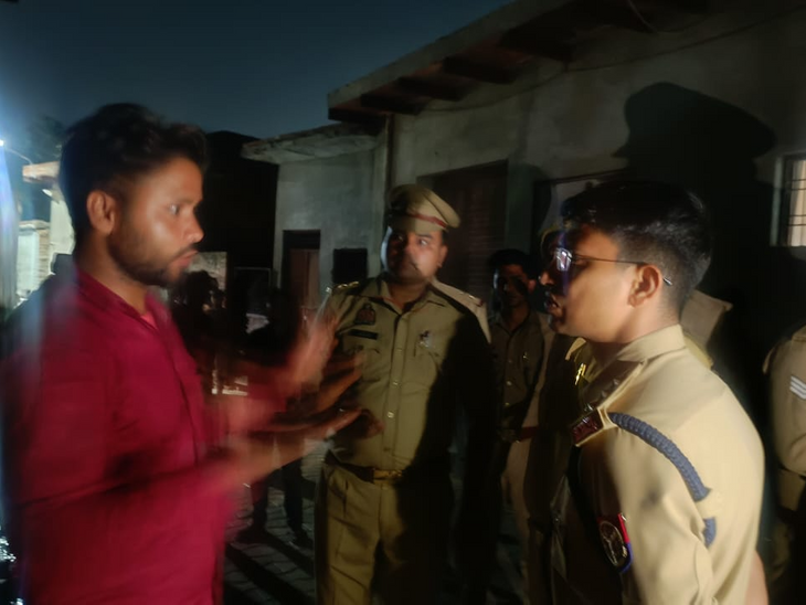 14 people named in e-rickshaw riot in Agra, case filed for firing and ...