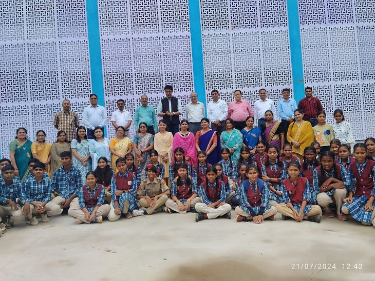 Guru Purnima celebrated in Utkrishta Vidyalaya and CM Rise School ...