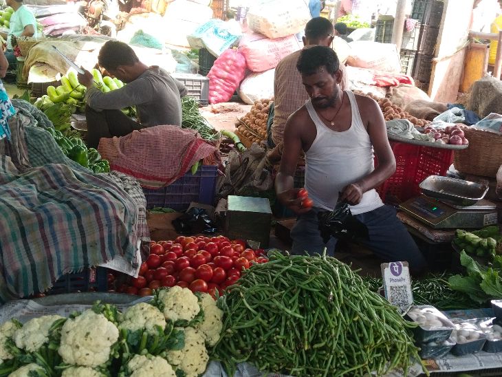 People are buying vegetables in less quantity due to inflation ...