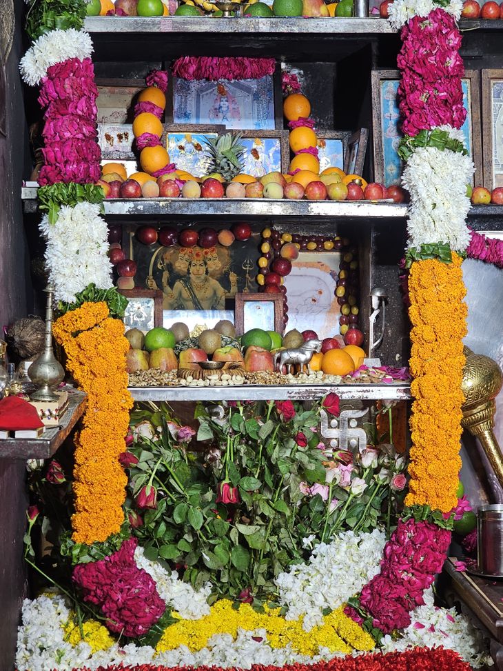 Jagran was held at Balaji Jhunjharji Dham, Havan was held at Gayatri Shaktipeeth, CM sent a ...