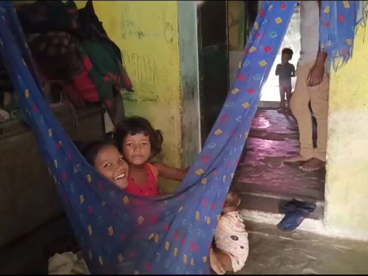 The innocent child has been getting the love of parents for 15 days ...