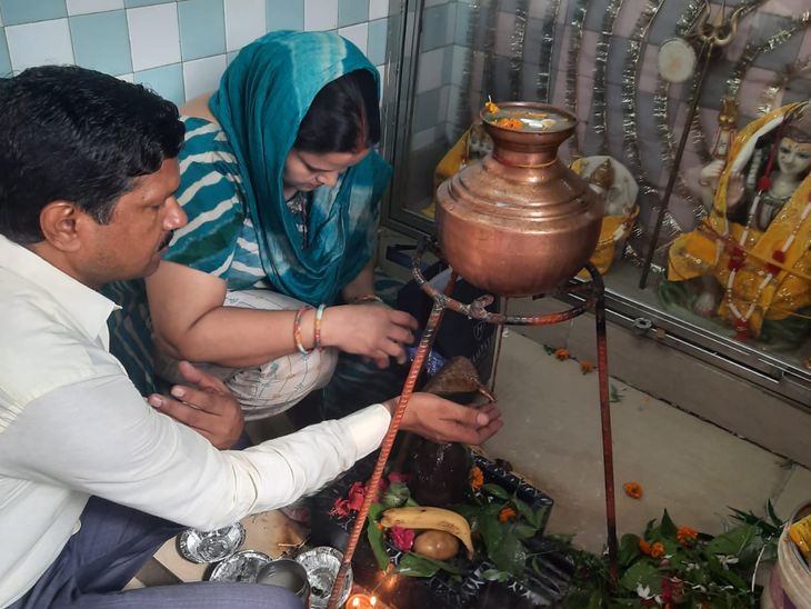 In Anupshahr, the Shiva temple resonated with the chants of Har Har ...