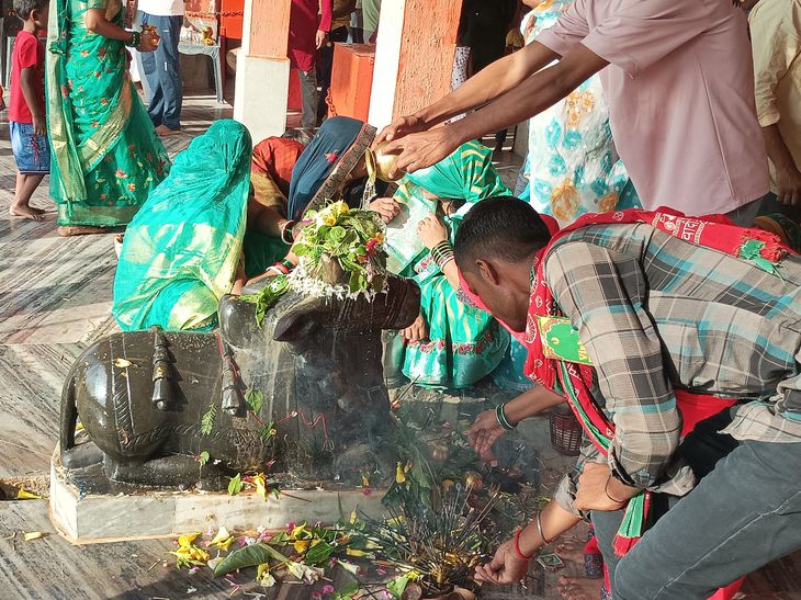A flood of faith swelled in the Shiva temples of Dildarnagar ...