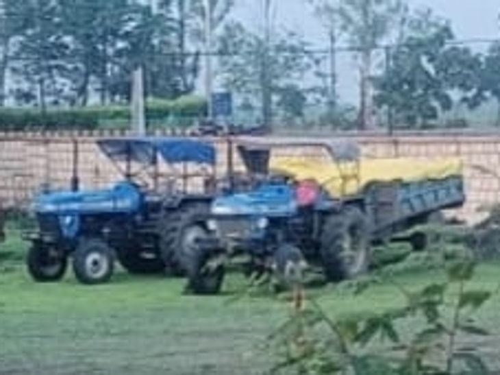 Two tractor-trolleys carrying illegally excavated sand seized: handed ...