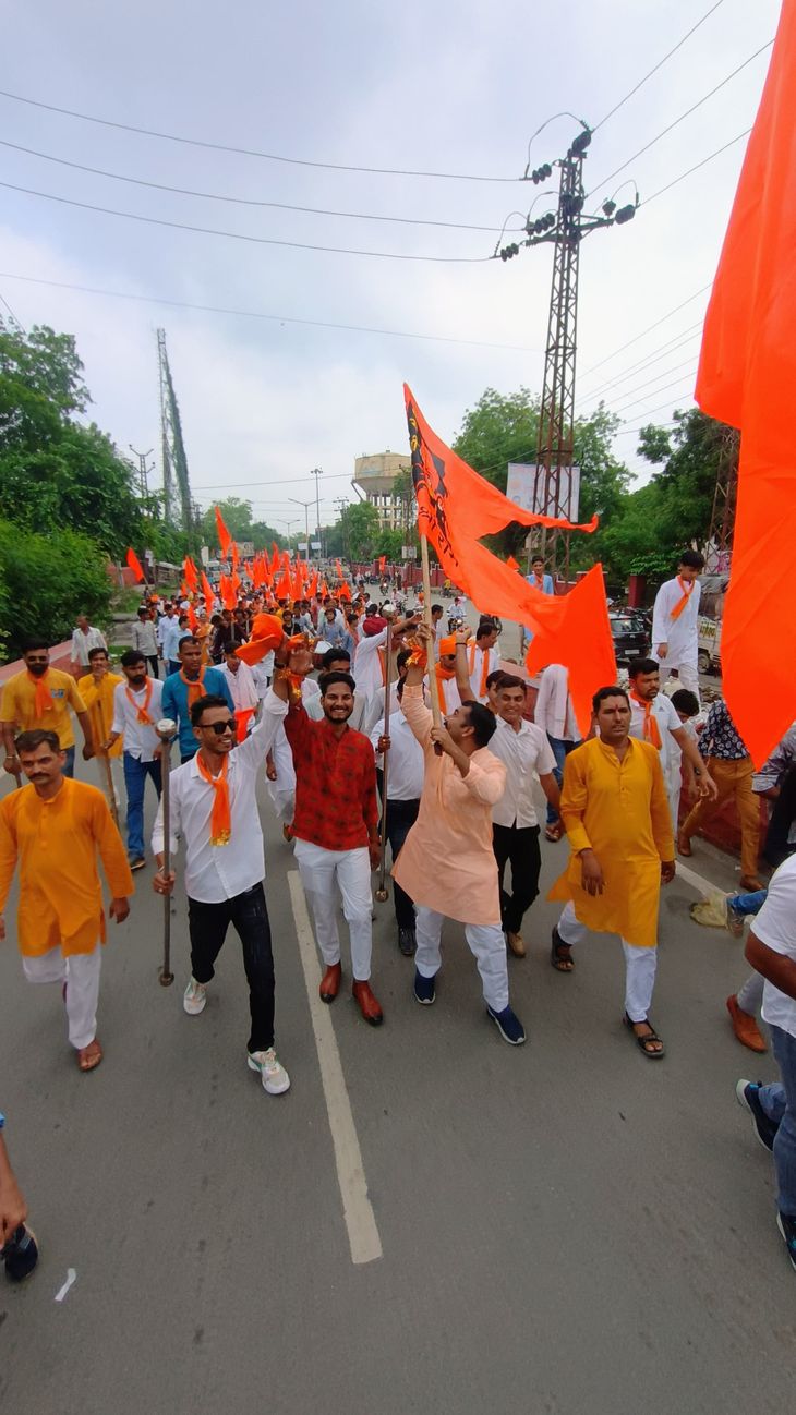 Saffron vehicle rally taken out on Shringi Rishi's birth anniversary ...