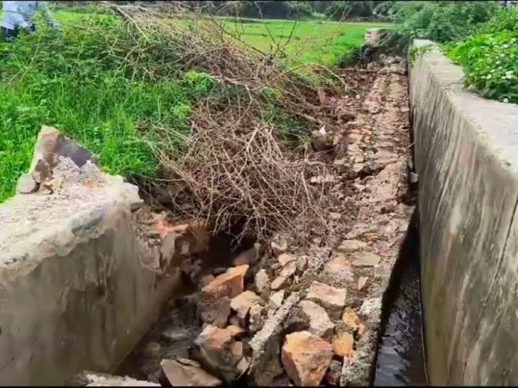 Canal of the Vatrak dam built at a cost of Rs 2.44 crore collapsed ...