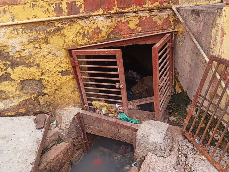 Sulabh complex built on the drain in 2006, plaster is peeling off from ...