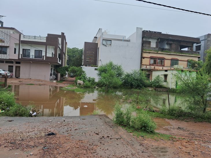 480 cumecs of water released into Dhasan river from Ban-Sujara dam ...