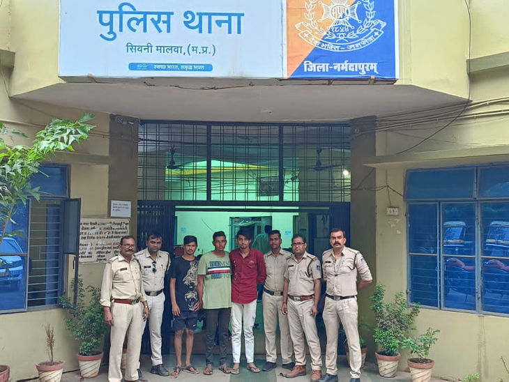 Action by Seoni Malwa Police | सिवनी मालवा पुलिस की कार्रवाई: ट्रैक्टर ...