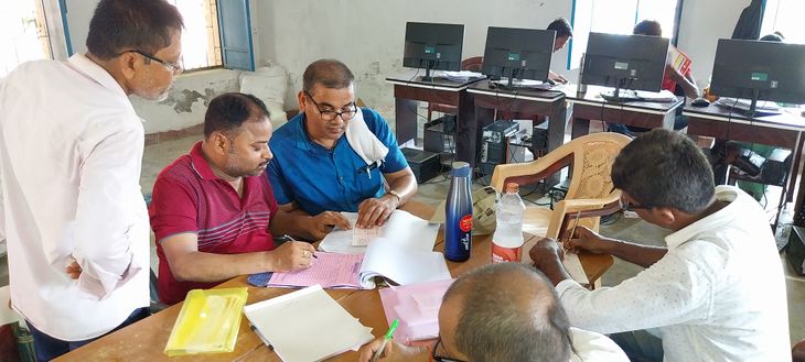 Benipatti block education office was made the place of sale of MDM ...