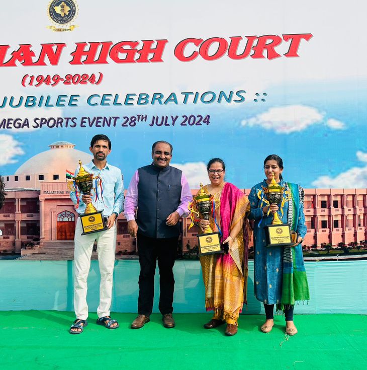 Officers and lawyers became winners in lawn tennis and badminton ...