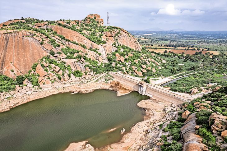 Alert: 39 out of 51 dams in the district are dry, Jawai has water for ...