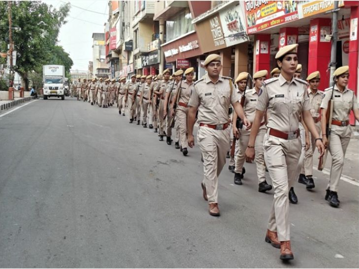 Police route march in the inner city