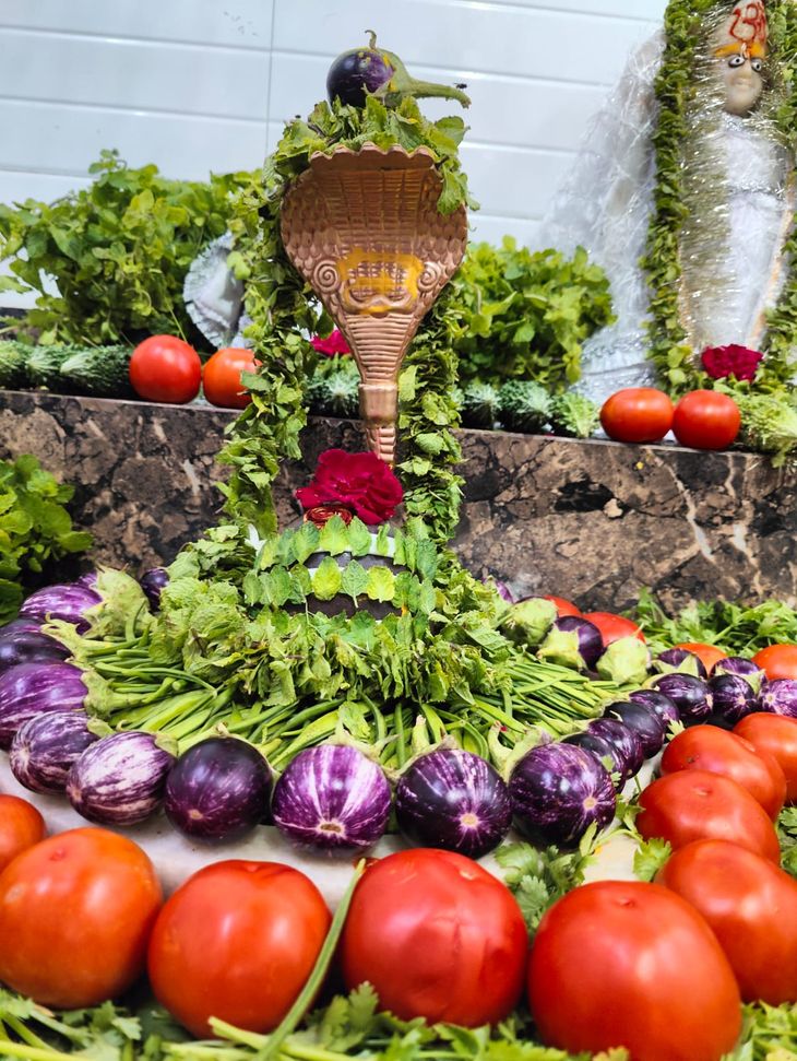 Lord Shiva decorated with green vegetables | भगवान शिव का हरी सब्जियों ...