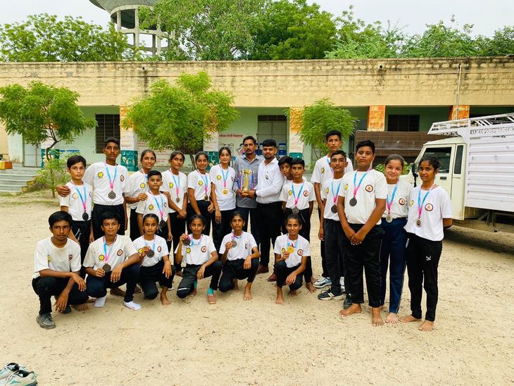 Rajasani's children won 20 medals in traditional lathi game competition ...