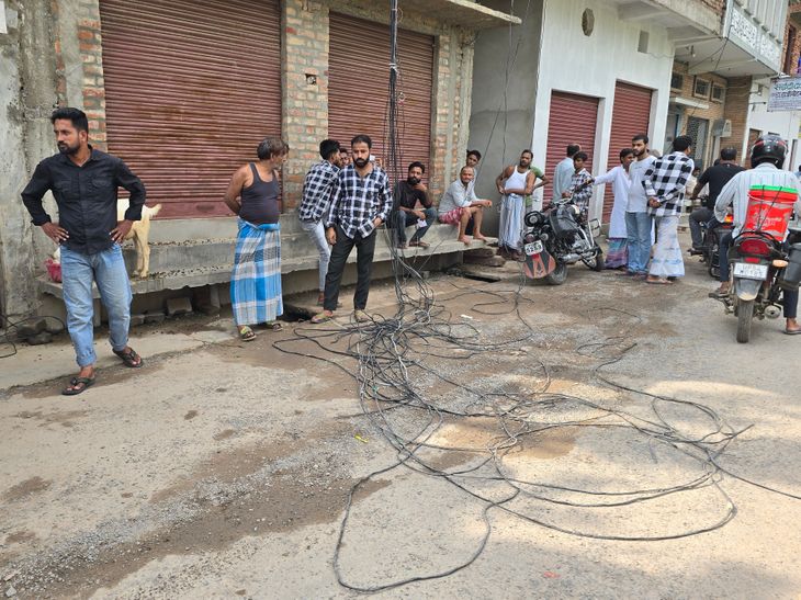 Raid by electricity department in Mau causes panic in the city | मऊ में ...