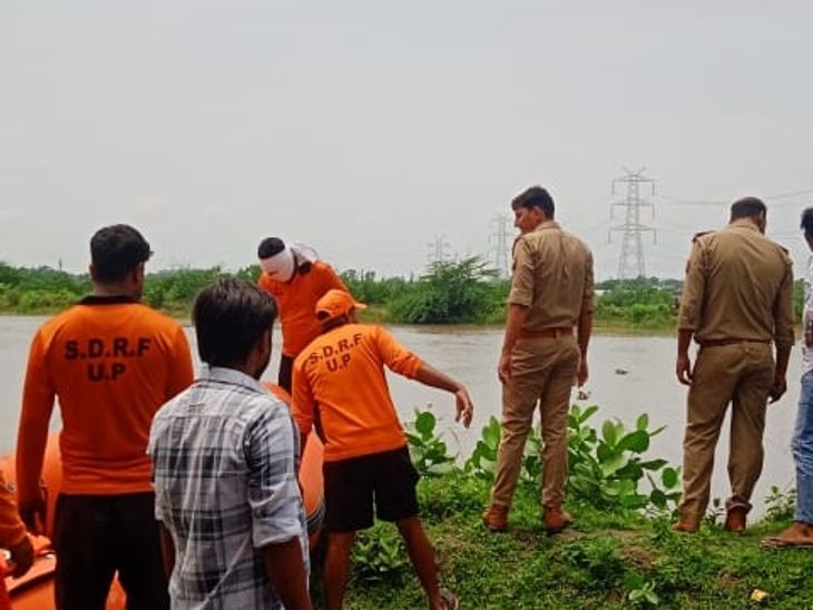 The body of the teacher who jumped into the canal was found after 30 hours | नहर में कूदी ...