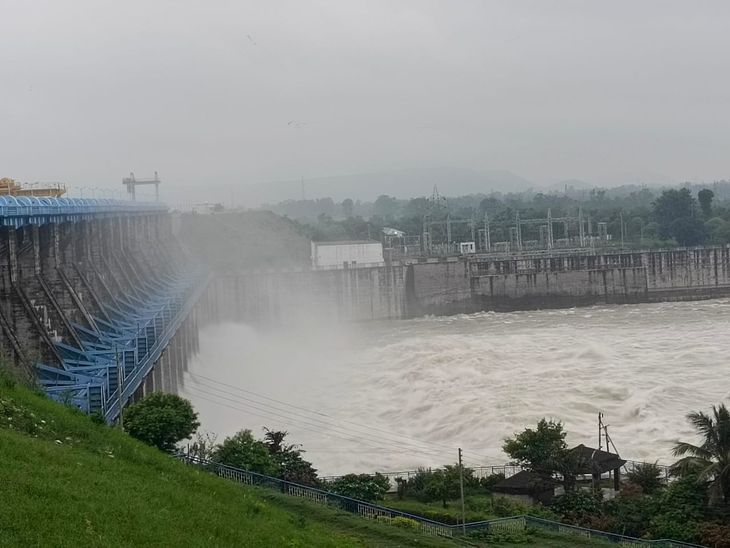 13 gates of Rajghat dam opened: 2 lakh 30 thousand cusecs of water ...