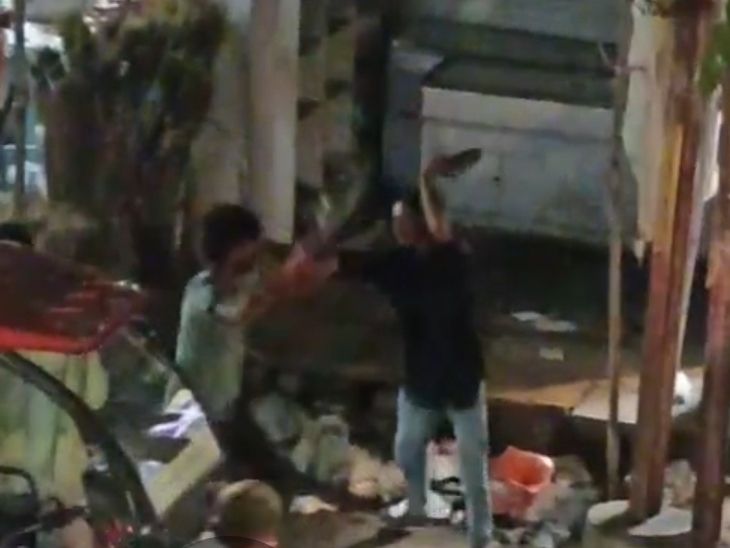Beaten up with slippers in the middle of the road, video went viral on ...