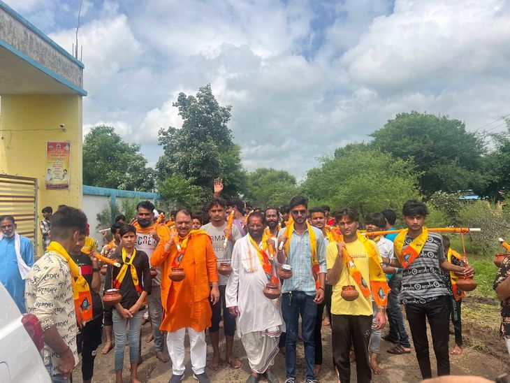 Meena community members worshipped Bholenath and took out a Kanwar ...