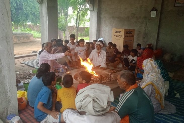 Havan Yagna was performed in the 7-day yoga camp | 7 दिवसीय योग साधना ...