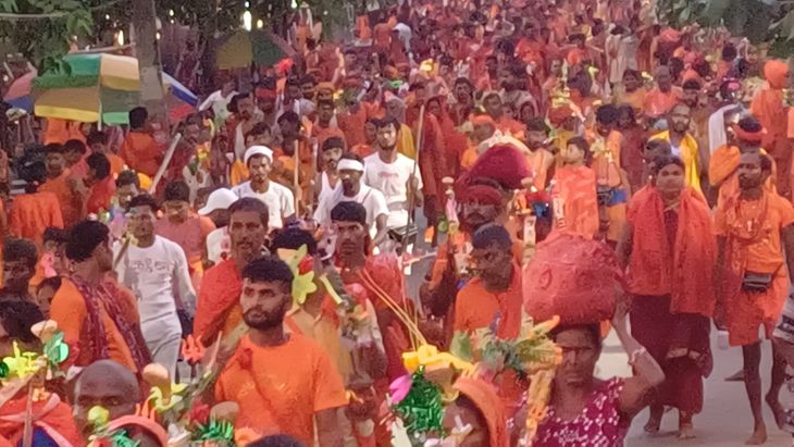 Devotees are visiting Babadham to see the deities in the temples and ...