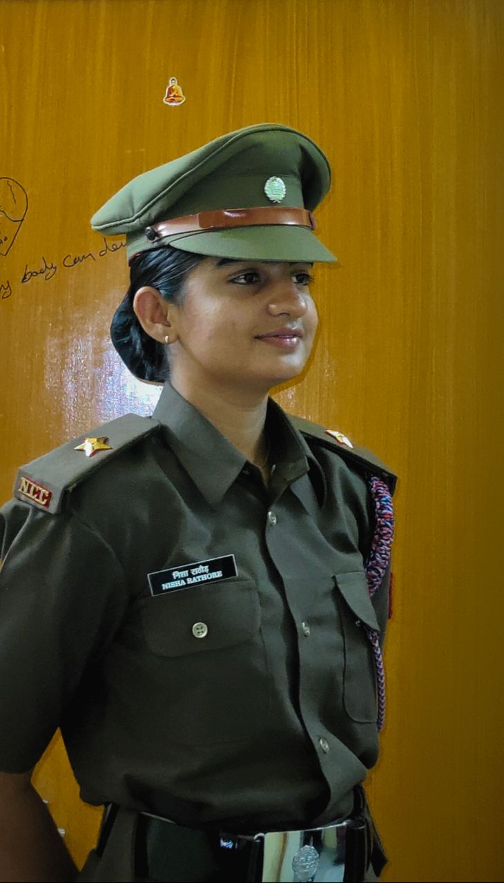 Tithari's Nisha Rathore became a lieutenant in the army, congratulated ...