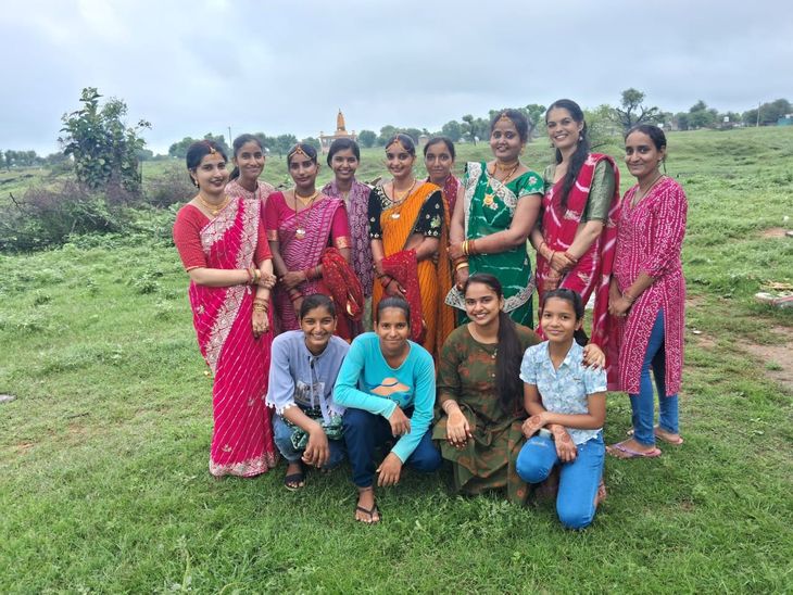 Newly married women and young women celebrated Teej on water bodies ...