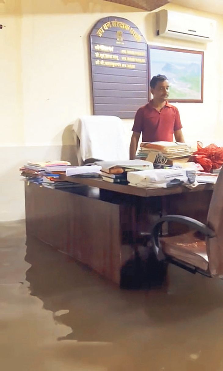 The offices of DFO, Cooperative Society and Sub Registrar are filled ...