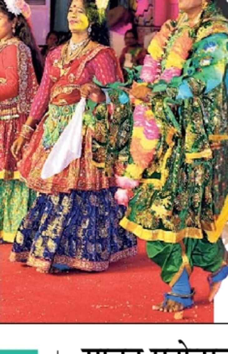 30 artists walked the ramp with 36 models in the costume exhibition ...