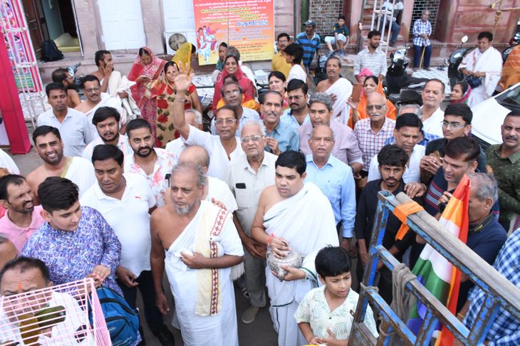 Cow service on Khartargachh Foundation Day, Snatra Puja will be held ...