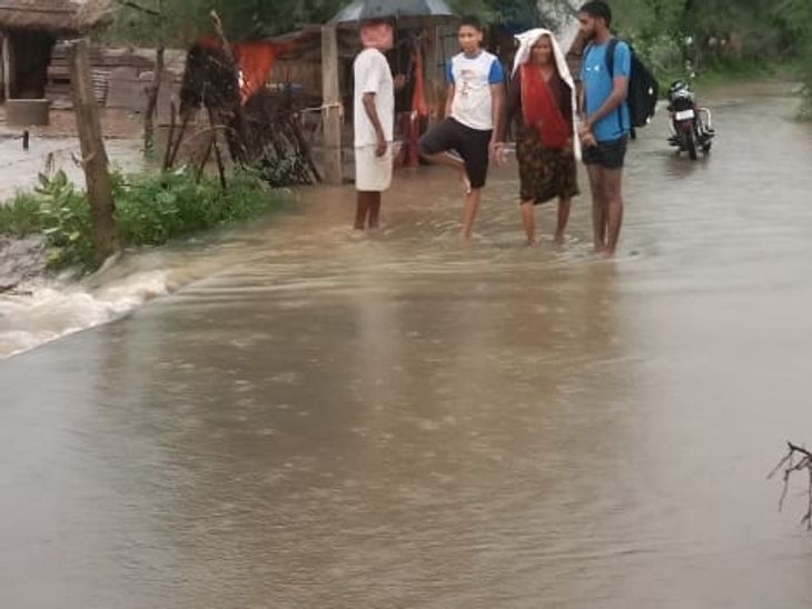 Rivers and streams in Chaksu are in spate due to rain | चाकसू मे बारिश ...