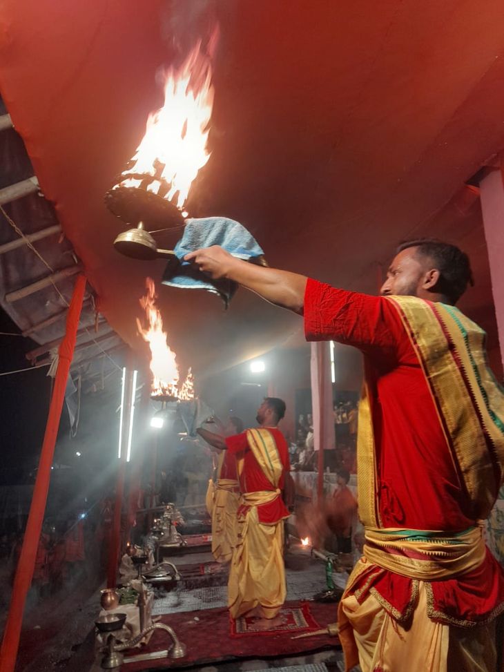 Due to the rise in the water level of Ganga, the Maha Aarti of Namami ...