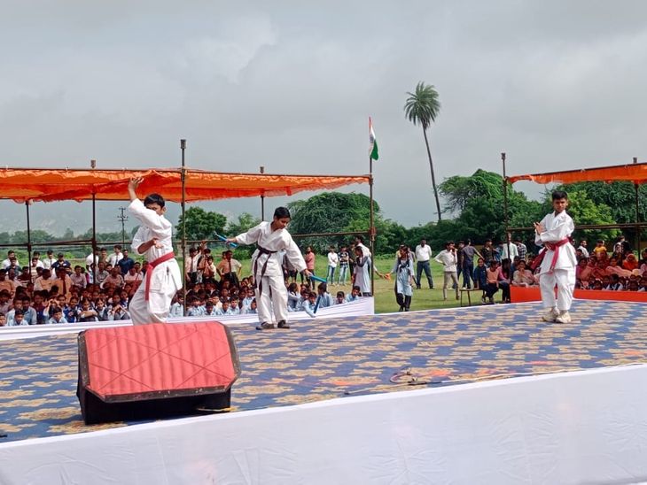 The main function was held at Darbar School in Aburoad | आबूरोड के ...