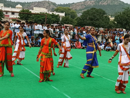 Malkham artists showed their skills in Badi Sadri | बड़ी सादड़ी में ...