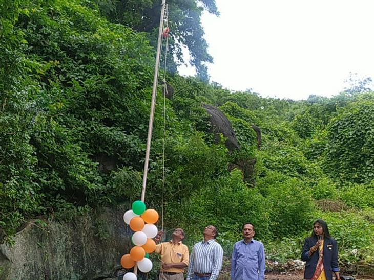Flag hoisting at Gyan Sagar International School | ज्ञानसागर इंटरनेशनल ...
