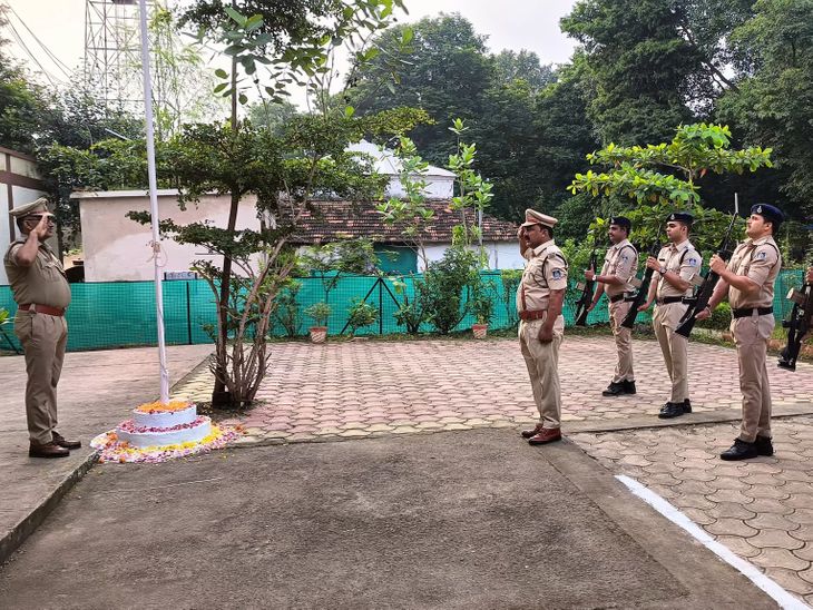 Independence Day celebrated in Barwah | बड़वाह में मनाया गया स्वतंत्रता ...