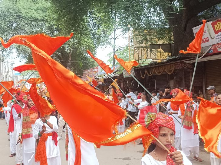 Procession held on Veerangana Rani Avanti Bai Lodhi Jayanti | वीरांगना ...
