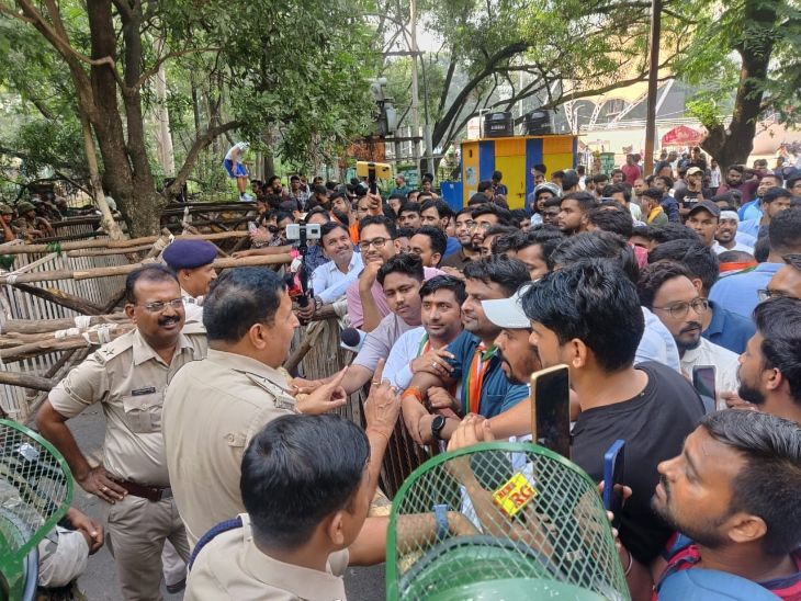 Students will gather in Ranchi and will surround CM house | जेएसएससी ...