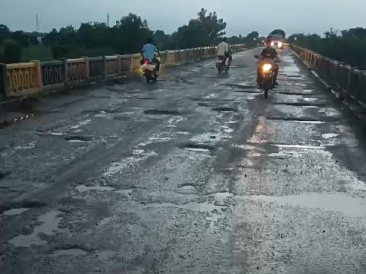 Khanwan bridge is in a dilapidated condition | भरतपुर में खानवां पुल की ...