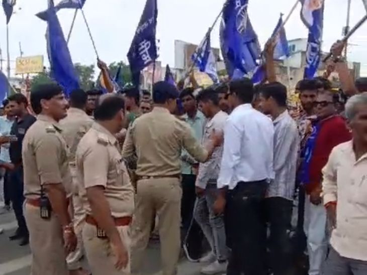 The bandh had a mixed effect in Dewas | देवास में बंद का मिला-जुला असर ...