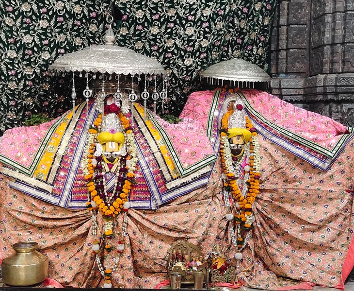 Lord Shivrinarayan was beautifully decorated and Maha Aarti was ...