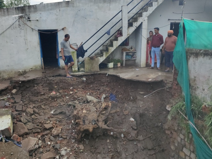 Heavy rain increased the trouble of people in Parasia,