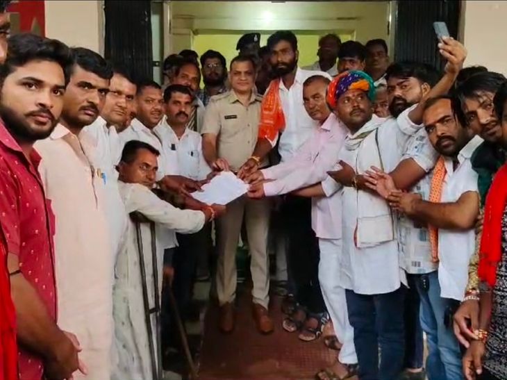 Angry over insult to Banjara community, members of the community ...