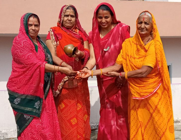 Women kept the fast of Chauth Mata on Sankashti Chaturthi | संकष्ट ...